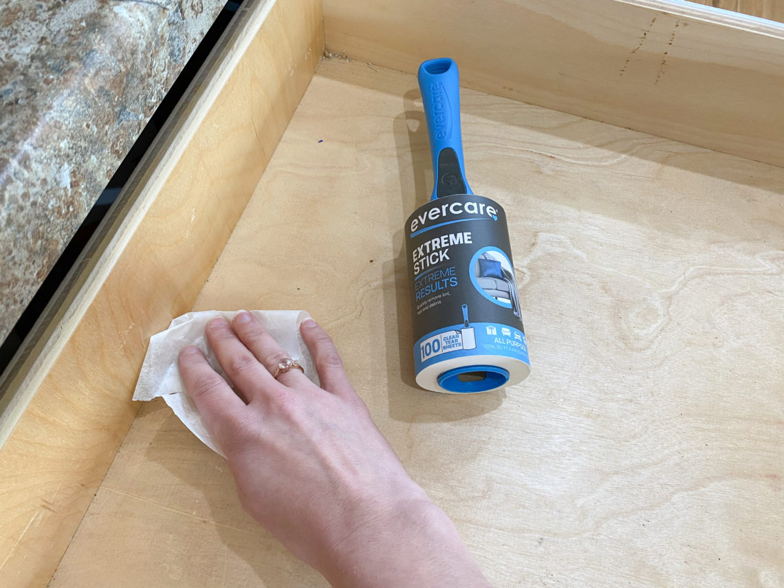 A Lint Roller Can Be Used for THIS?! 4 Amazing Fall Cleaning Projects ...