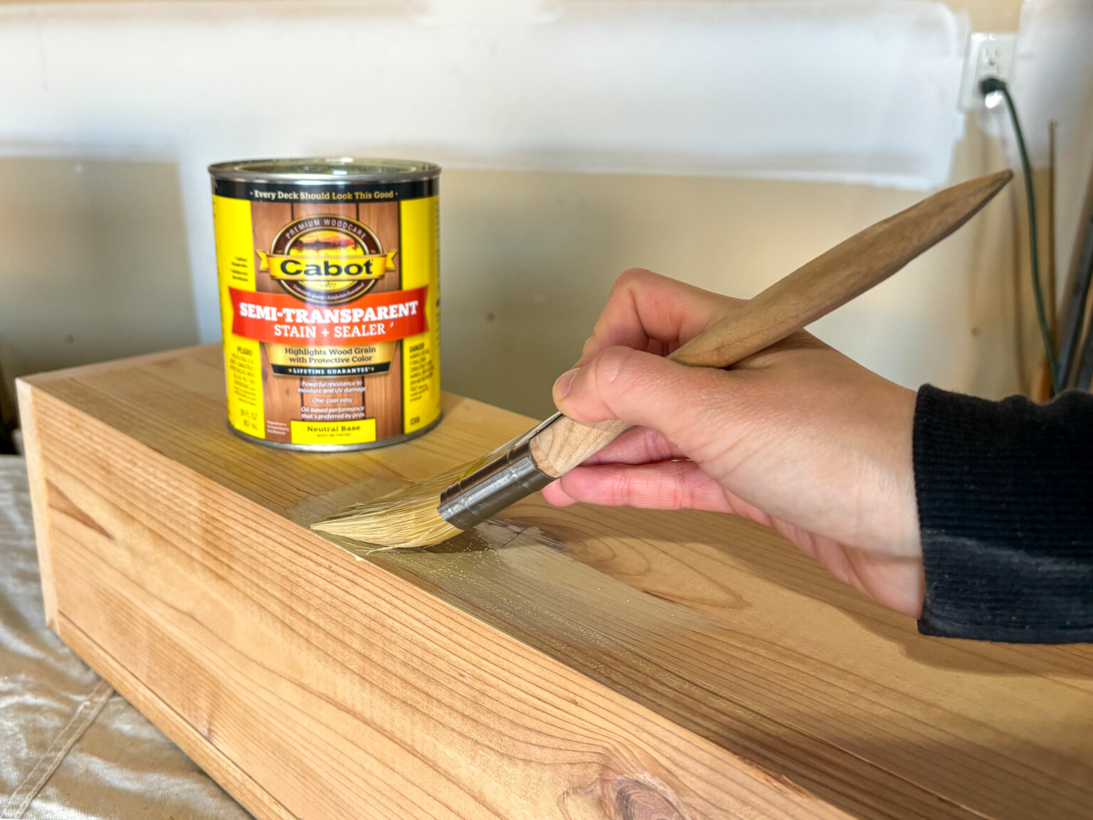 How to Paint a Perfect Circle Feature Wall - Plus Lots More Painting ...